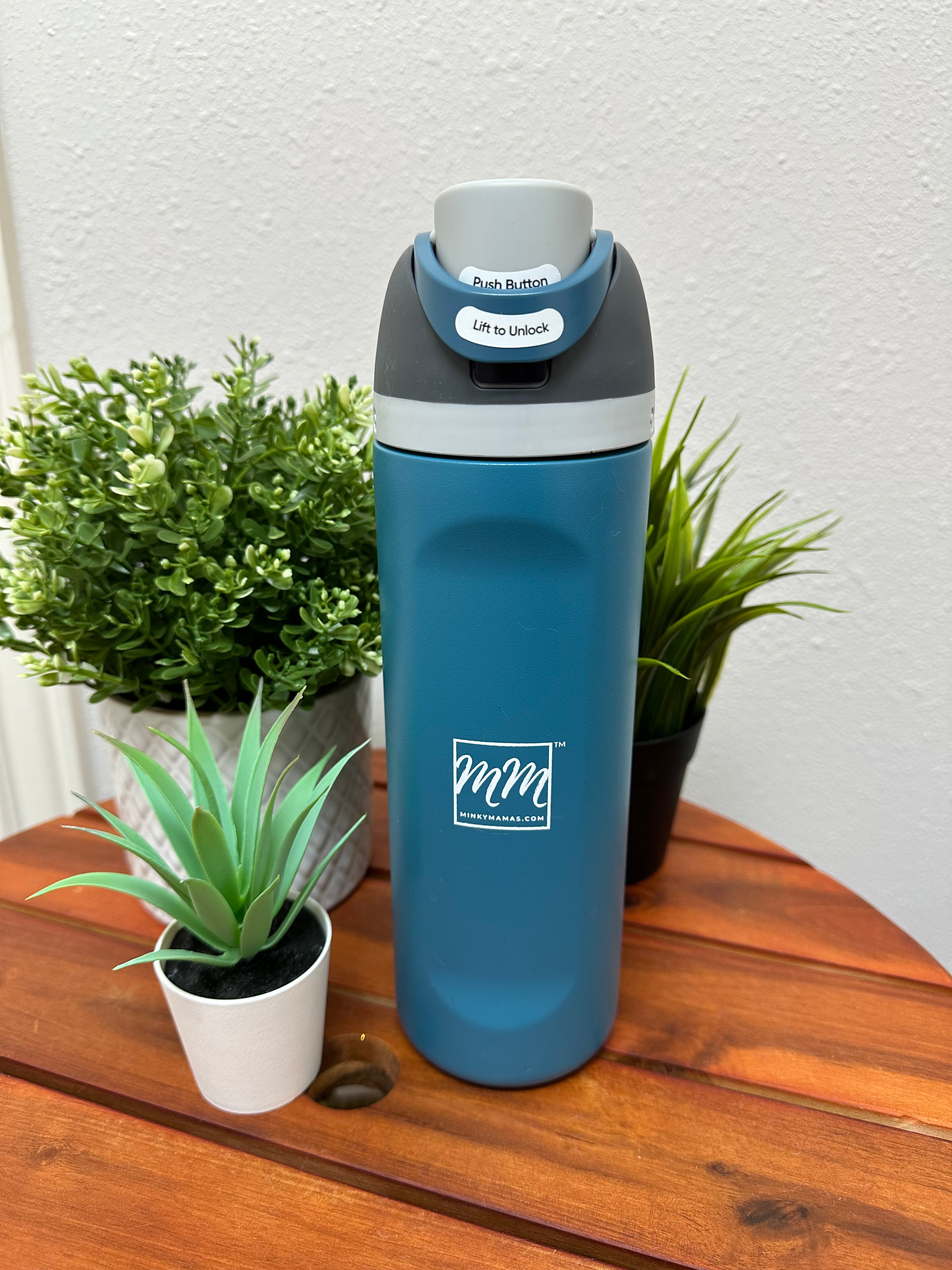 Blue Owala water bottle 24 oz - Minky Mamas